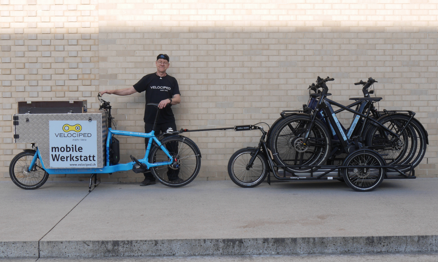 mit der mobilen Werkstatt an 5 Standorten in der Stadt - Velogeschäft ...