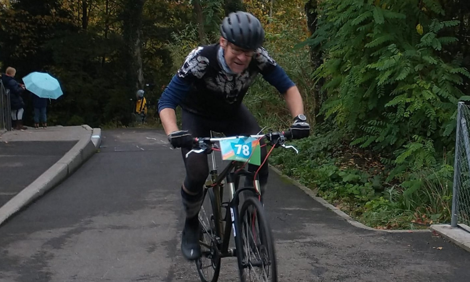 ganz schön schnell: Die Velociped Crew am Hilliminator - Velogeschäft ...